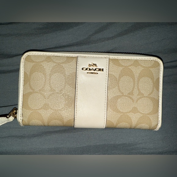 Coach | Bags | Coach Tan And Cream Signature Wallet | Poshmark